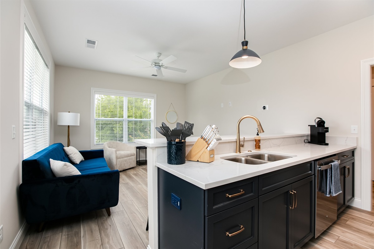 Victory Views Estate: Luxury Guest Loft - Notre Dame Airbnb Rentals